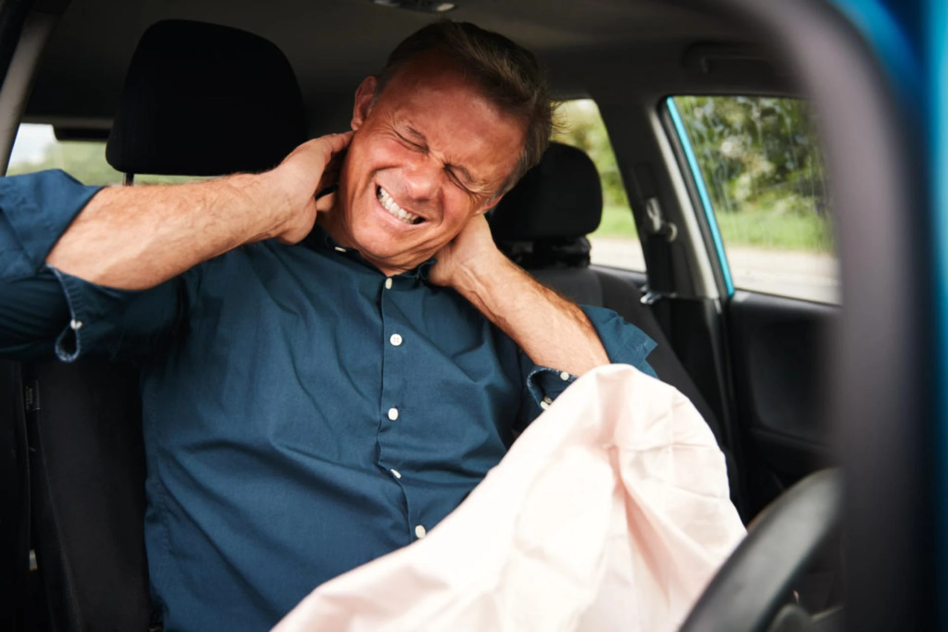THE DIFFERENT TYPES OF WHIPLASH & THEIR COMMON CAUSES - TheOmniBuzz